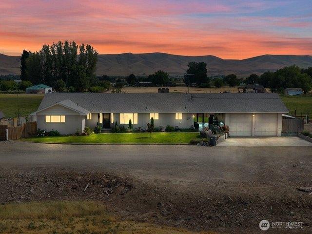 7802 Hicks Rd, Grandview, WA 98930
