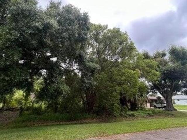7802 Pacific Ave, Fort Pierce, FL 34951