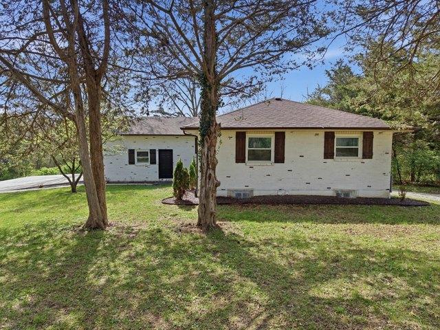 7802 Rollingwood Dr W, Columbia, MO 65202