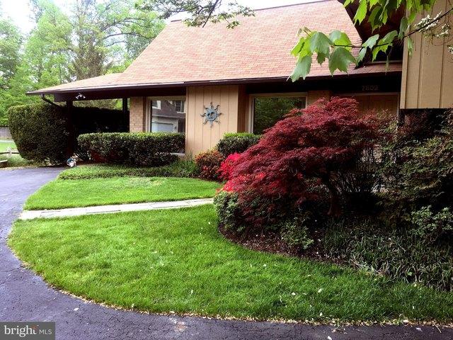 7802 Wincanton Ct, Falls Church, VA 22043