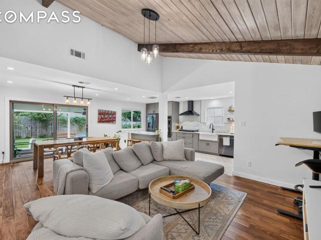 7803 Woodcroft Dr, Austin, TX