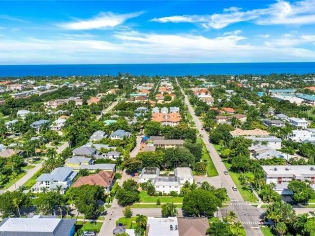 780 10th Ave S Apt 5, Naples, FL 34102