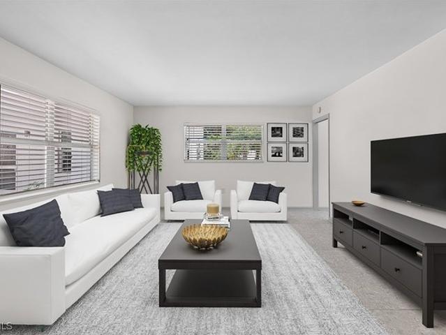 780 10th Ave S Apt 4, Naples, FL 34102