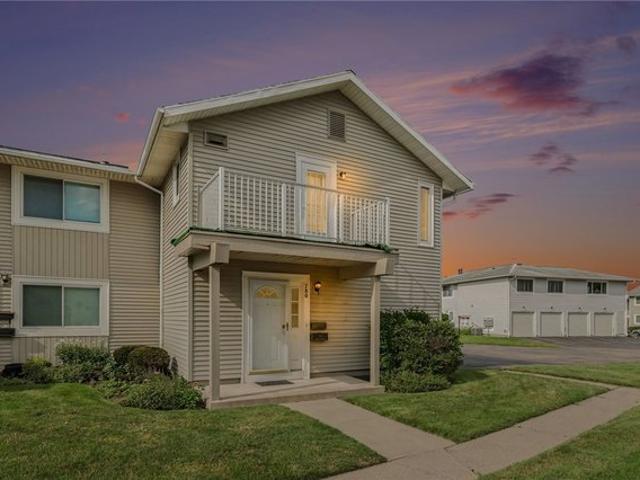 780 Eastbrooke Ln, Rochester, NY 14618