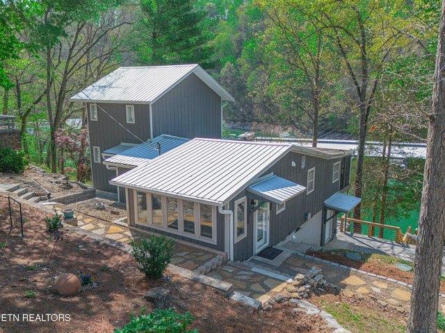 780 Indian River Boat Dock Rd, Jacksboro, TN 37757