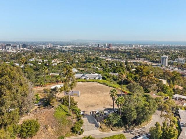 780 Linda Flora Dr, Los Angeles, CA 90049