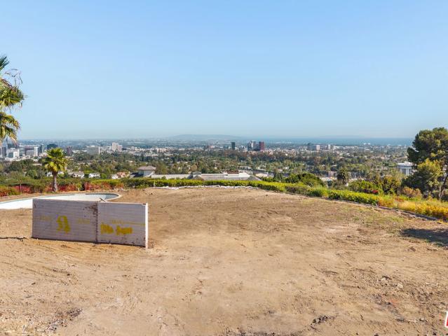 780 Linda Flora Drive