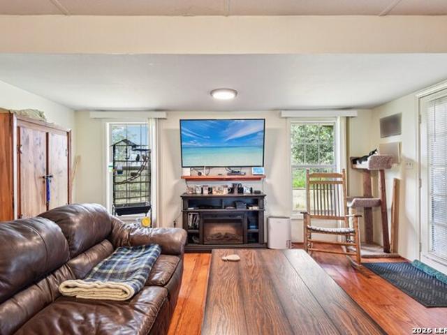 780 Mountain Dr