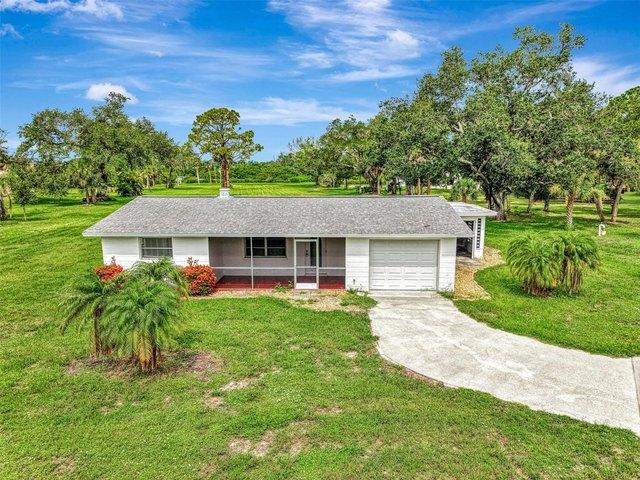 780 S Oxford Dr, Englewood, FL 34223