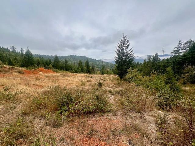 780 Tunnel Rd, Glendale, OR 97442