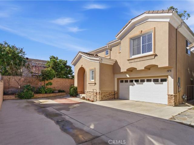 7814 Orchid Dr, Huntington Beach, CA 92648 | MLS #OC26062 | Compass