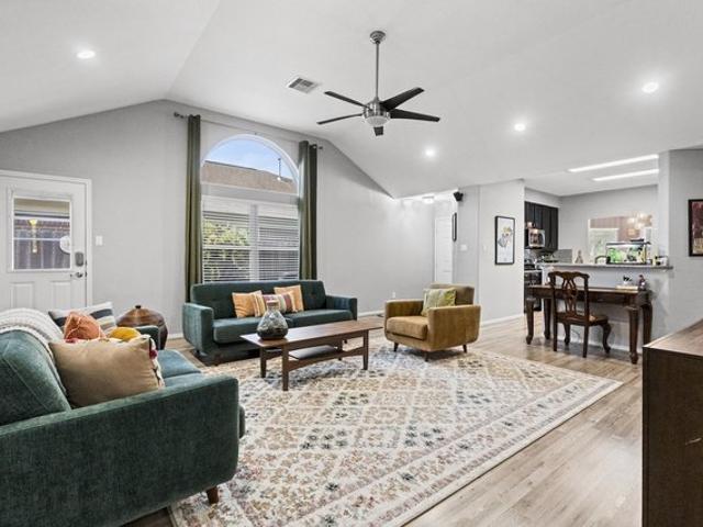 7815 Koloa River Ct, Houston, TX 77040