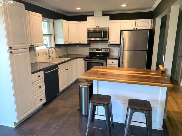 7816 NE 28th St, Vancouver, WA 98662 | MLS #425087 | Compass