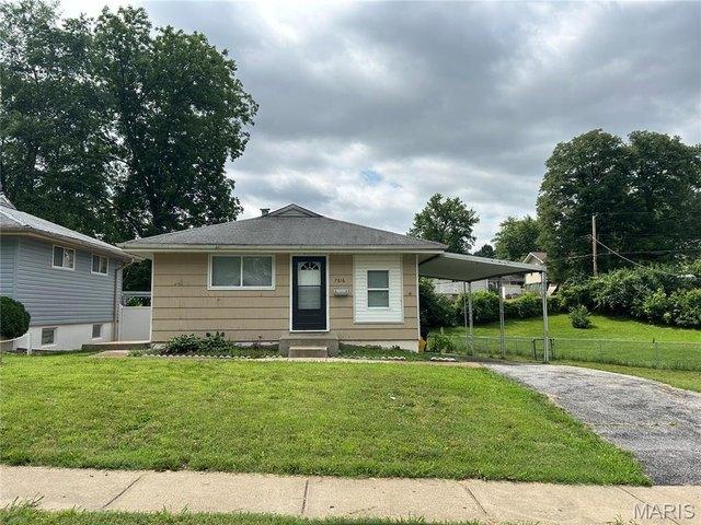 7816 Dartmoor Dr, Saint Louis, MO 63121