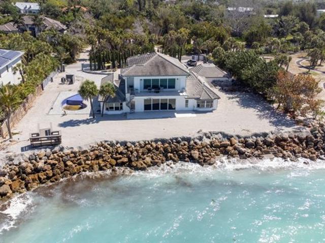 7816 Sanderling Rd, Sarasota, FL 34242