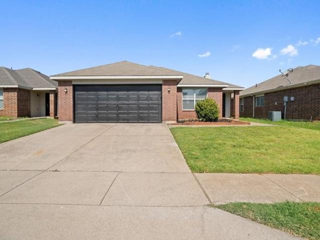 7816 Whitney Ln, Fort Worth, TX 76112