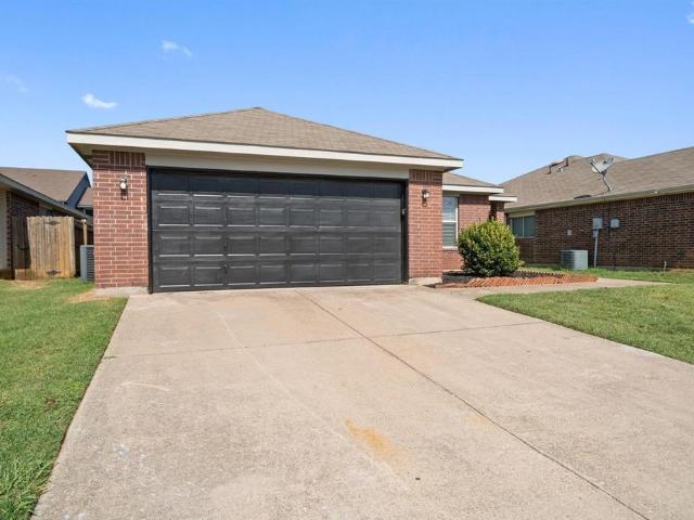 7816 Whitney Ln, Fort Worth, TX 76112 | MLS #21183 | Compass