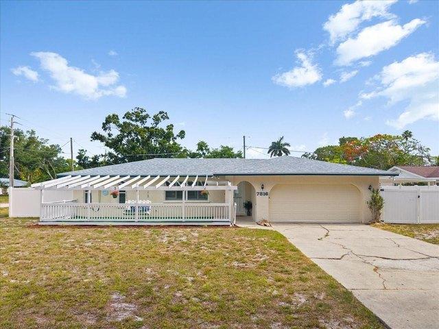 7816 3rd Ave W, Bradenton, FL 34209