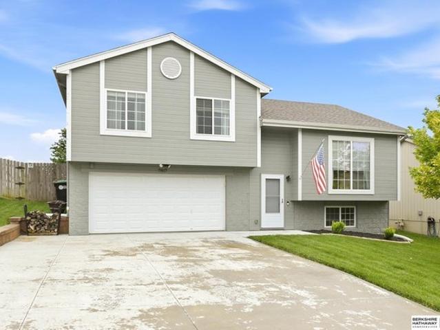 7817 Howell St, Omaha, NE 68122