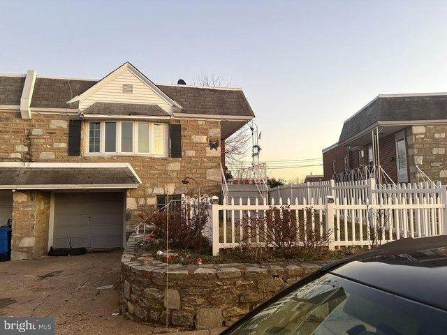 7817 Lorna Dr, Philadelphia, PA 19111