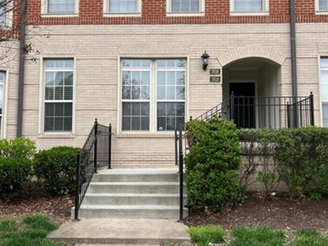 7818 Cedar Branch Dr, Gainesville, VA 20155