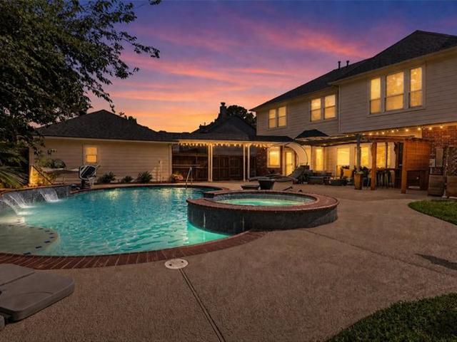 7818 Palm Brook Ct, Houston, TX 77095