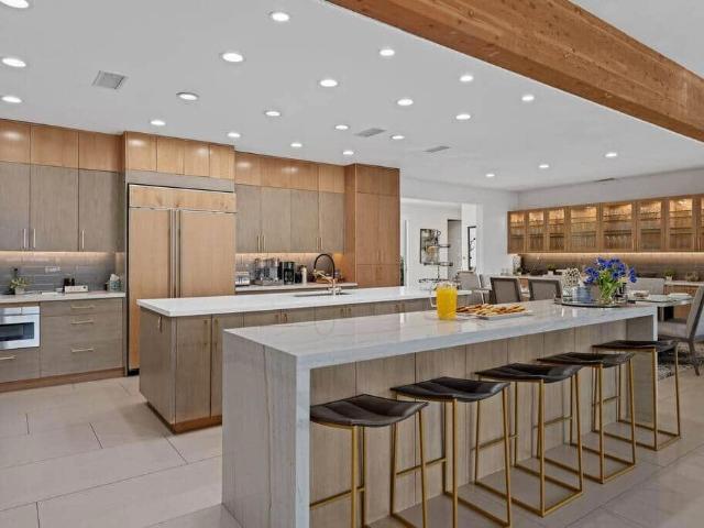78190 Calle Cadiz