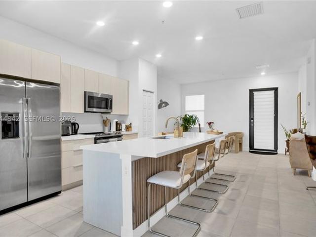 7819 NW 104th Ave Apt 23, Doral, FL 33178