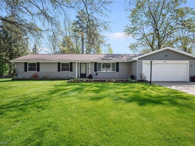 7819 Glenn Allen Dr, Sagamore Hills, OH 44067
