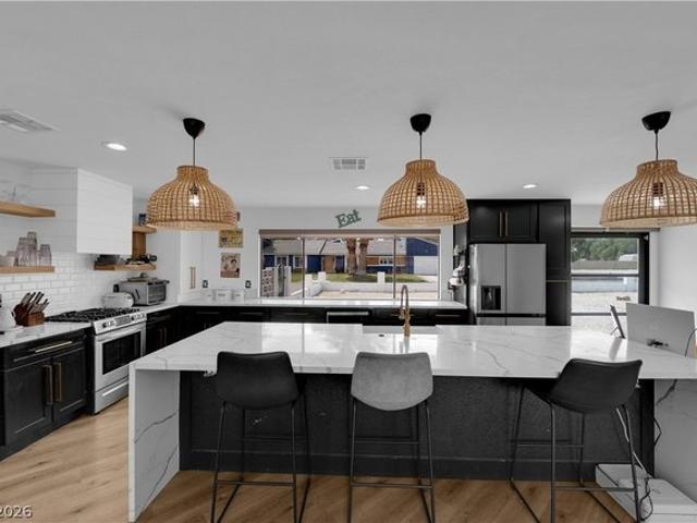 7810 Gilespie St, Las Vegas, NV 89123