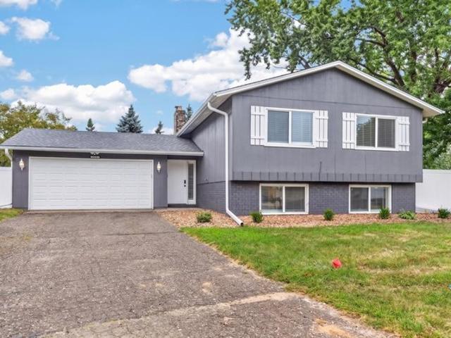 7810 Idaho Ln N, Brooklyn Park, MN 55445
