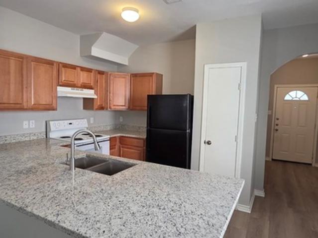 7810 Kingsbury Wood