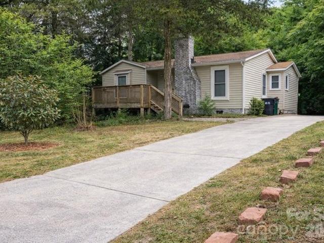 7811 Heatherdale Ct, Charlotte, NC 28212