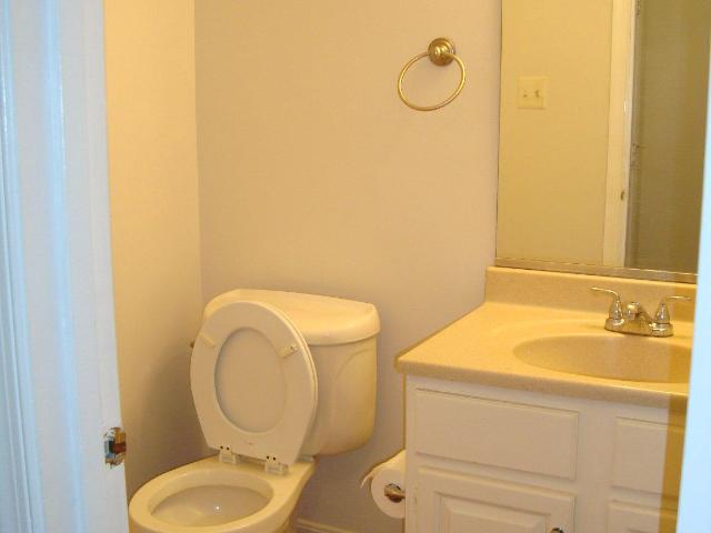 7813 Heatherton Ln, Potomac, MD 20854 | MLS #MDMC2225 | Compass