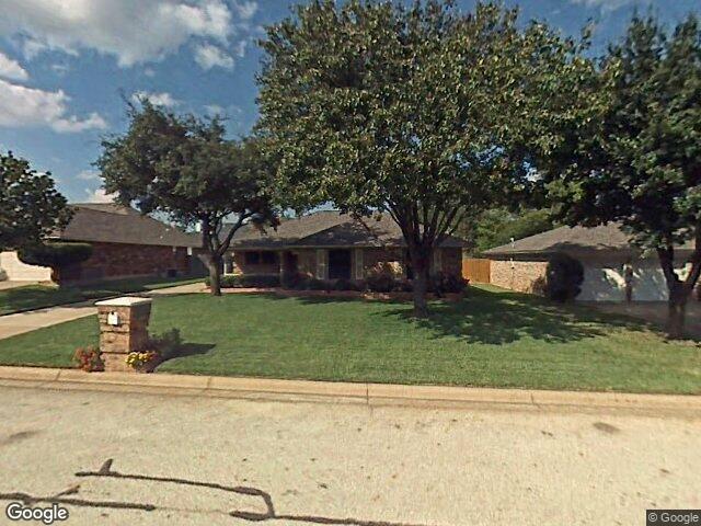 7813 Redwood Ct, North Richland Hills, TX 76182