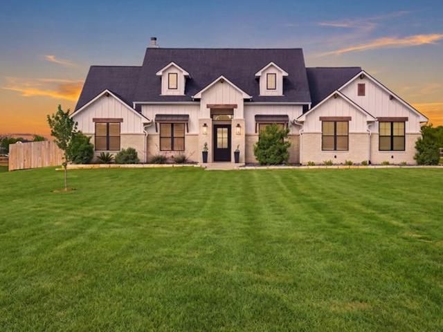 7813 Stiteler Dr, Bryan, TX 77808