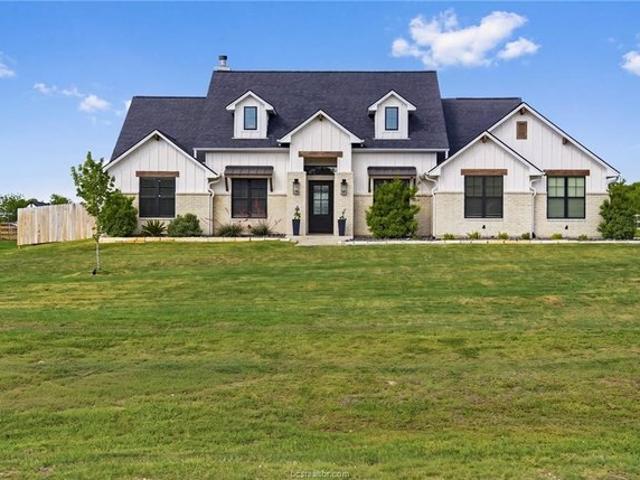 7813 Stiteler Dr, Bryan, TX 77808