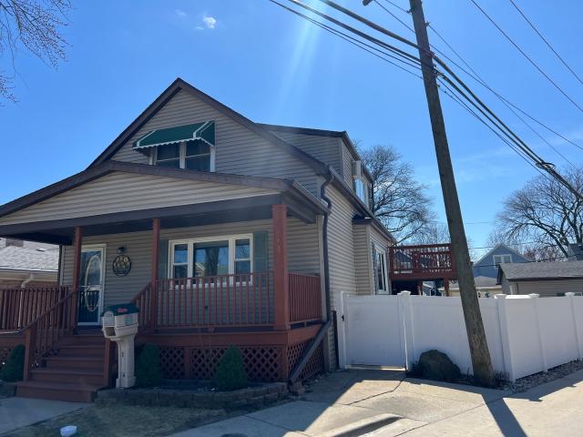 7813 W 65th Pl, Bedford Park, IL 60501 | MLS #12581 | Compass