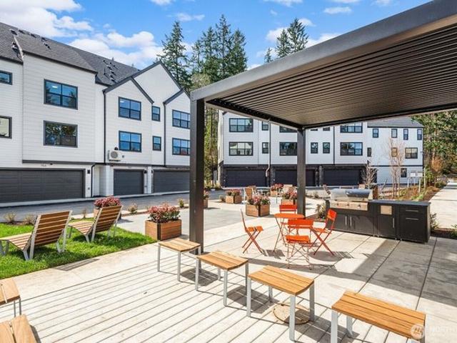 781 7th Ave NW, Issaquah, WA 98027