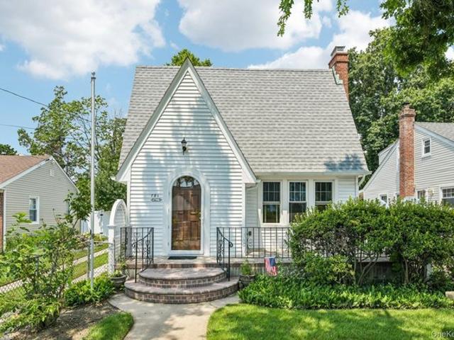 781 Grand Terrace Ave, Baldwin, NY 11510