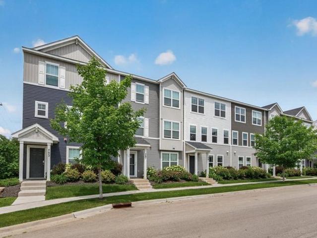 781 Midtown Ln, New Brighton, MN 55112