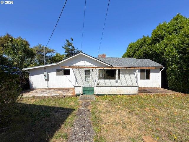781 N 8th St, Coos Bay, OR 97420