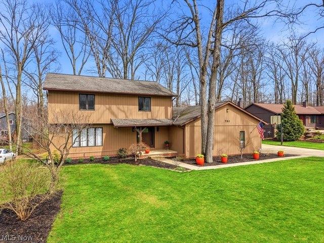 781 Skyland Dr, Macedonia, OH 44056