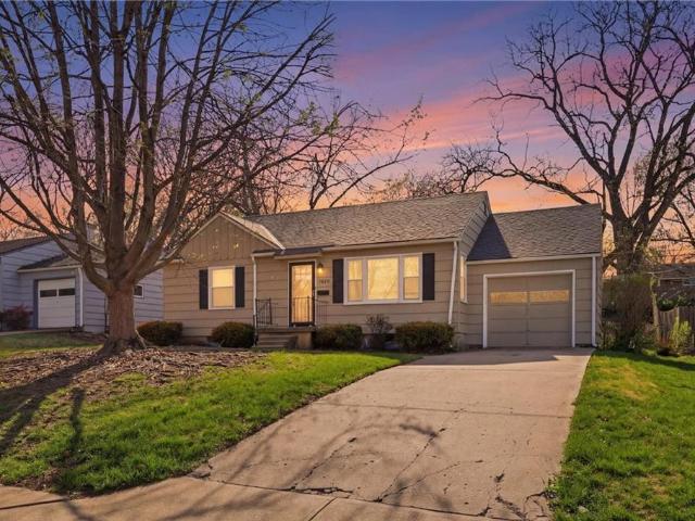 7824 Juniper St, Prairie Village, KS 66208 | MLS #2610 | Compass