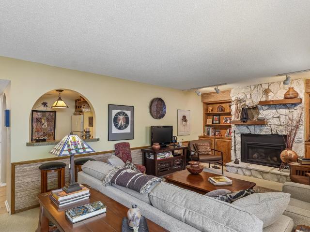 7824 Roseland Drive