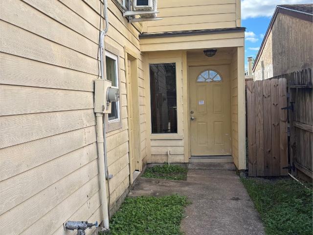 7824 Windward Passage St, Houston, TX 77072 | MLS #45116 | Compass