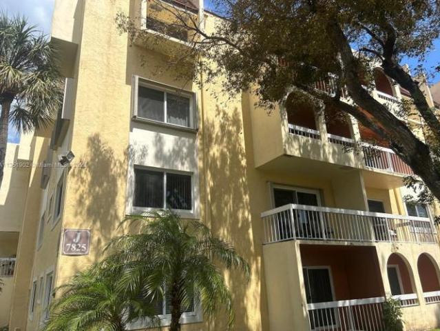 7825 Camino Real #J308, Miami, FL 33143