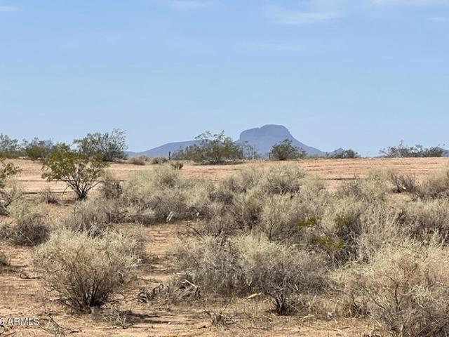 7825 S 350th Ave, Tonopah, AZ 85354