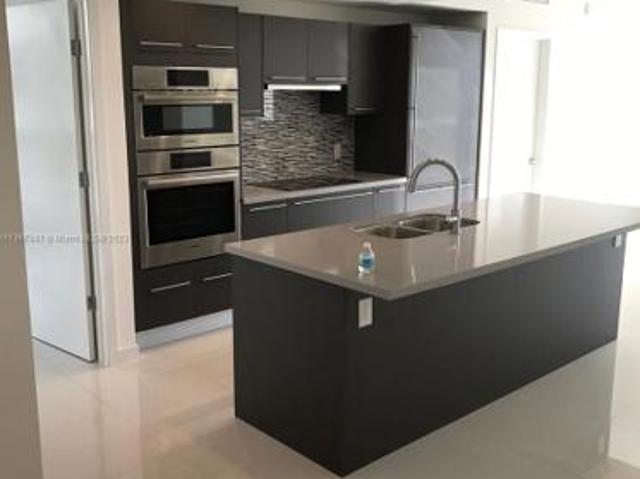 7825 107th Ave NW #201, Doral, FL 33178