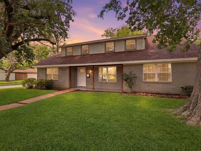 7826 Twin Hills Dr, Houston, TX 77071